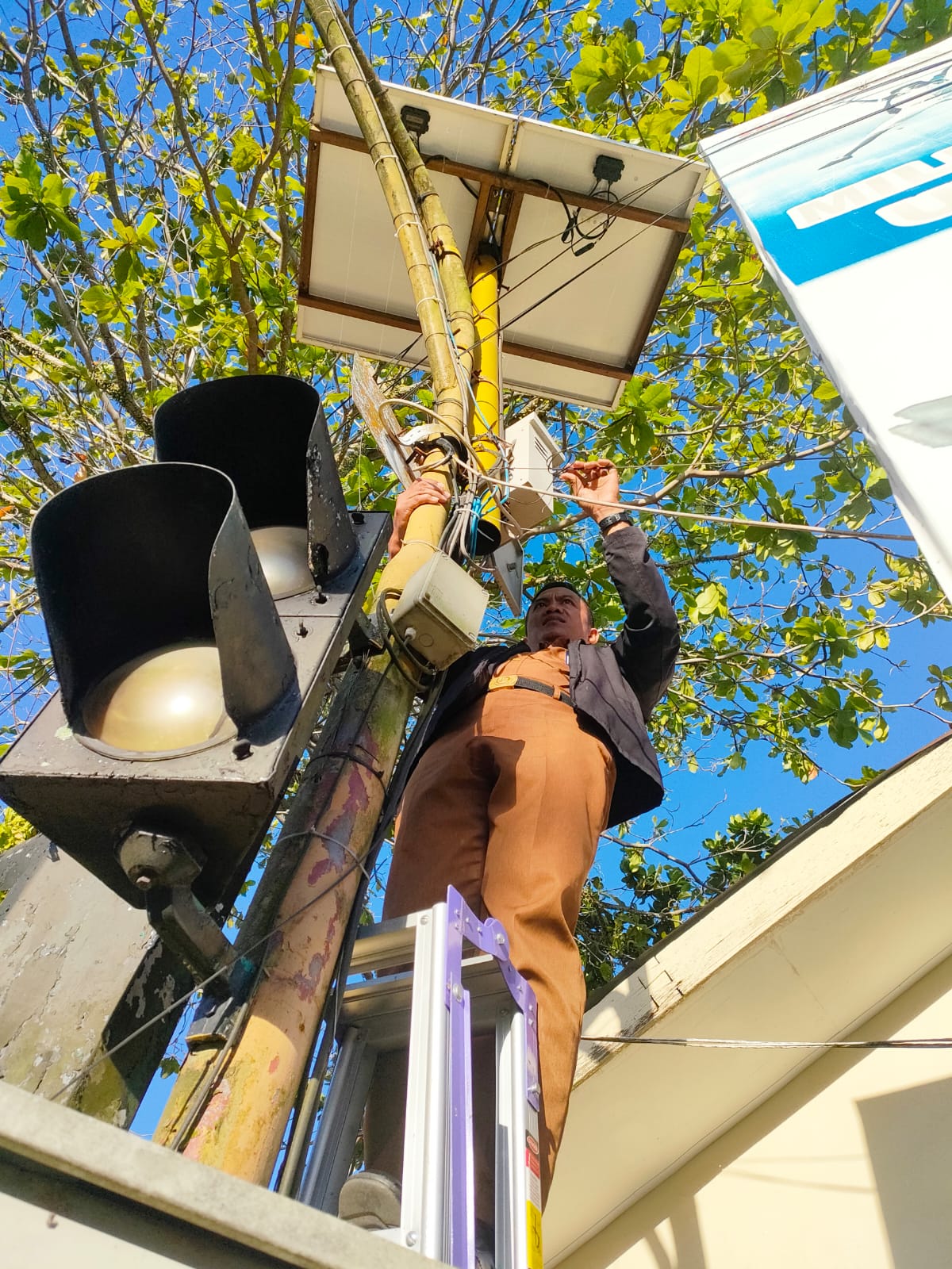 Pemasangan CCTV di Lampu Merah Ladang – DKISP Tarakan